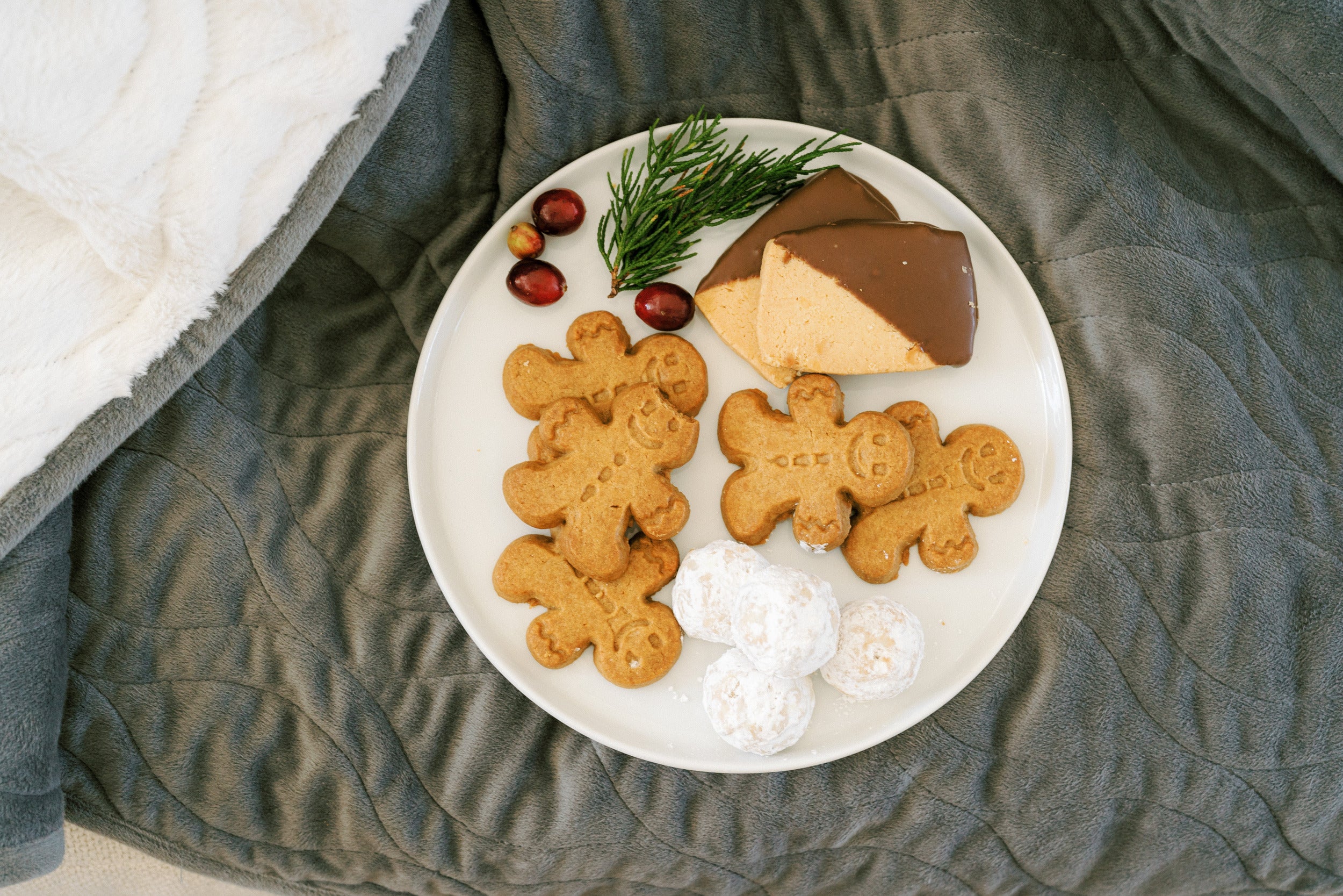 9 Unique Hosting Tips to Wow Your Holiday Guests – Jennifer Adams® Home